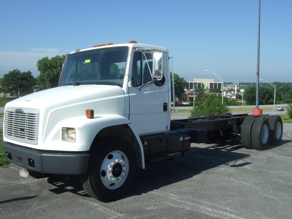 2003 Freightliner FL80 StockNum: OG2425 : Nebraska,Kansas,Iowa