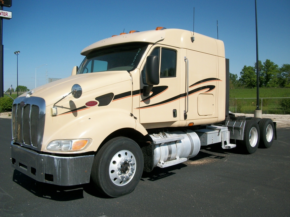 387 Peterbilt Semi Trucks