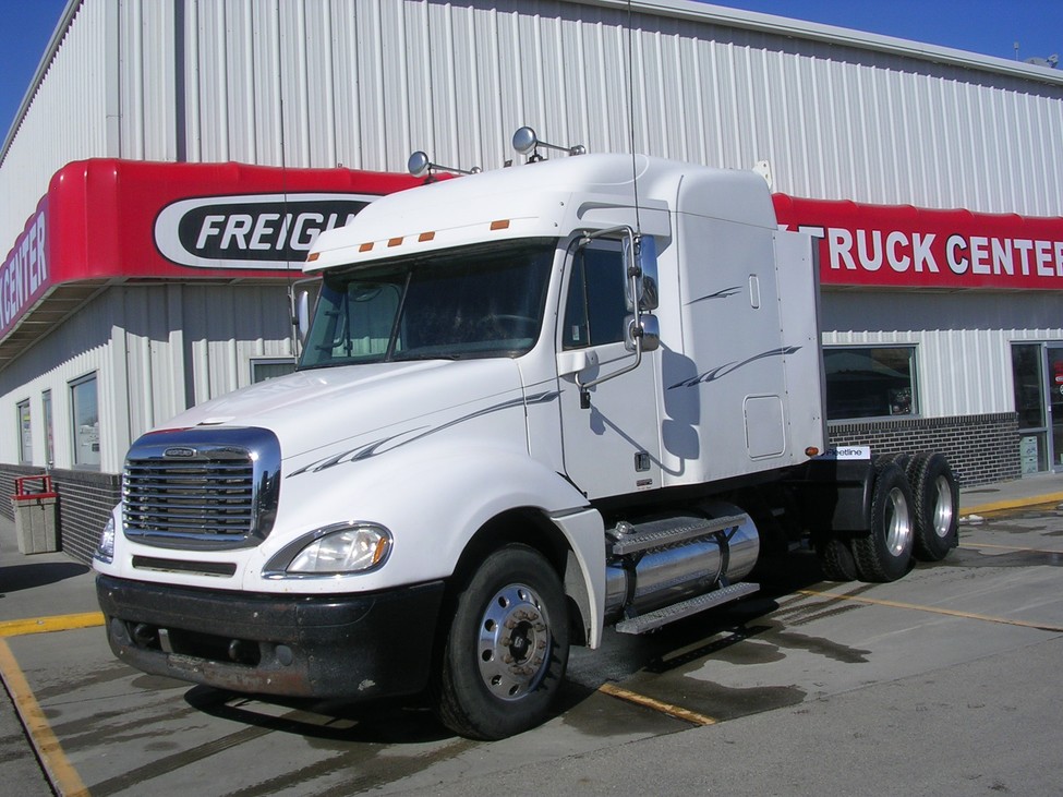 2003 Freightliner Columbia CL120 StockNum: CN1359 : Nebraska,Kansas,Iowa