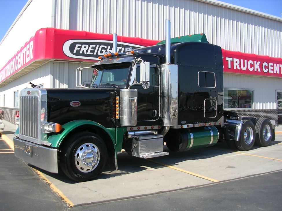 2005 Peterbilt 379 379 Ex. Hood StockNum: TC1164 : Nebraska,Kansas,Iowa