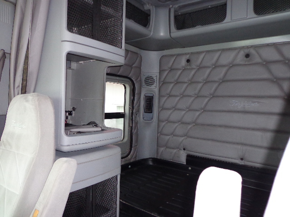 2005 Freightliner Columbia CL120 StockNum: CN1526 : Nebraska,Kansas,Iowa