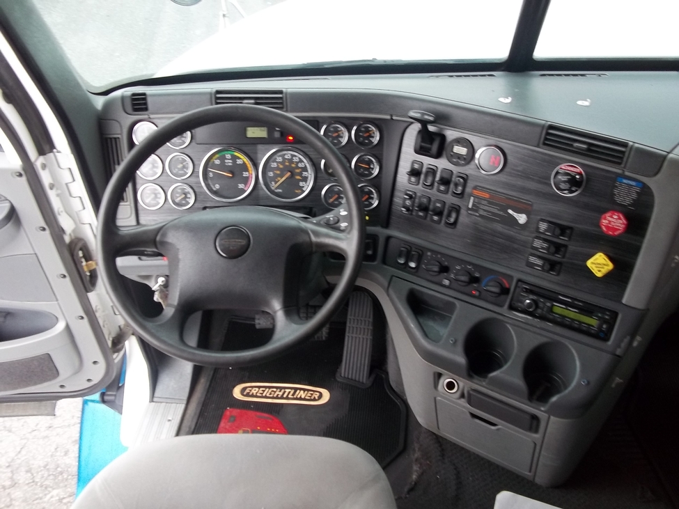 2007 Freightliner Columbia CL12064 StockNum: TW1895 : Nebraska,Kansas,Iowa