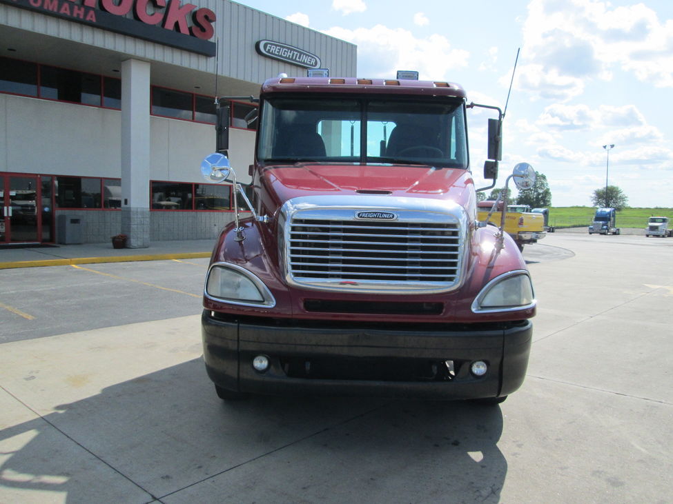 2002 Freightliner Columbia CL120 StockNum: ST8276 : Nebraska,Kansas,Iowa